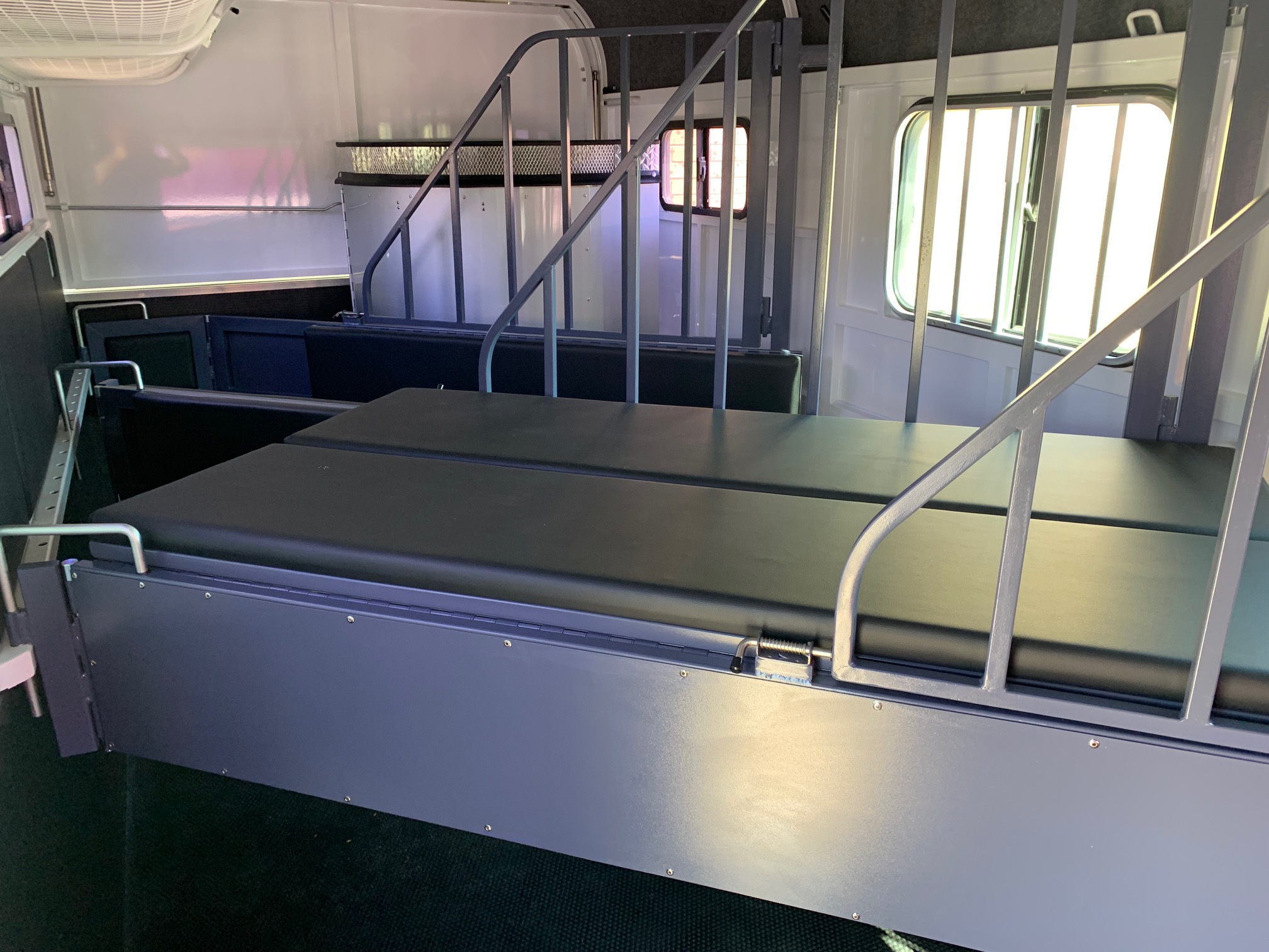 Fold up barrier pads Warmblood Size - Regency Floats